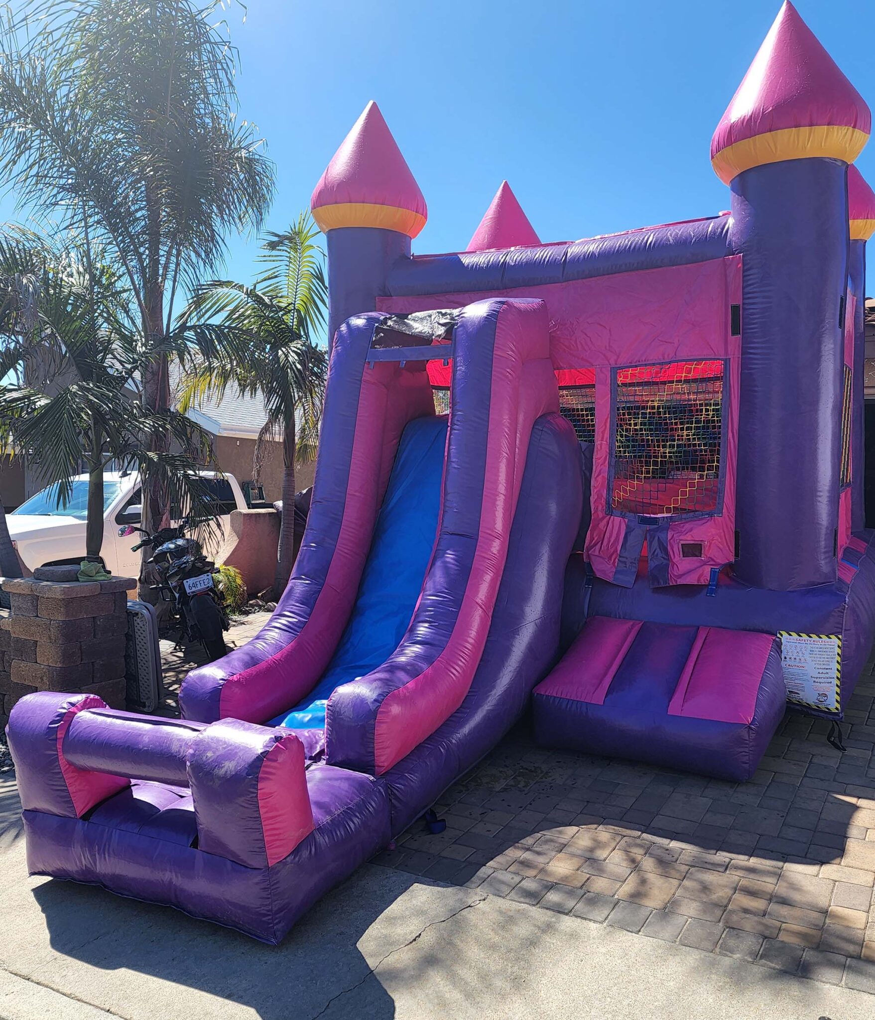 Inflatables – Aaron's Party Rental