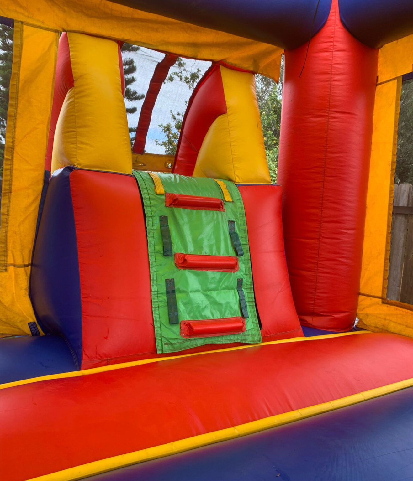 Inflatables – Aaron's Party Rental