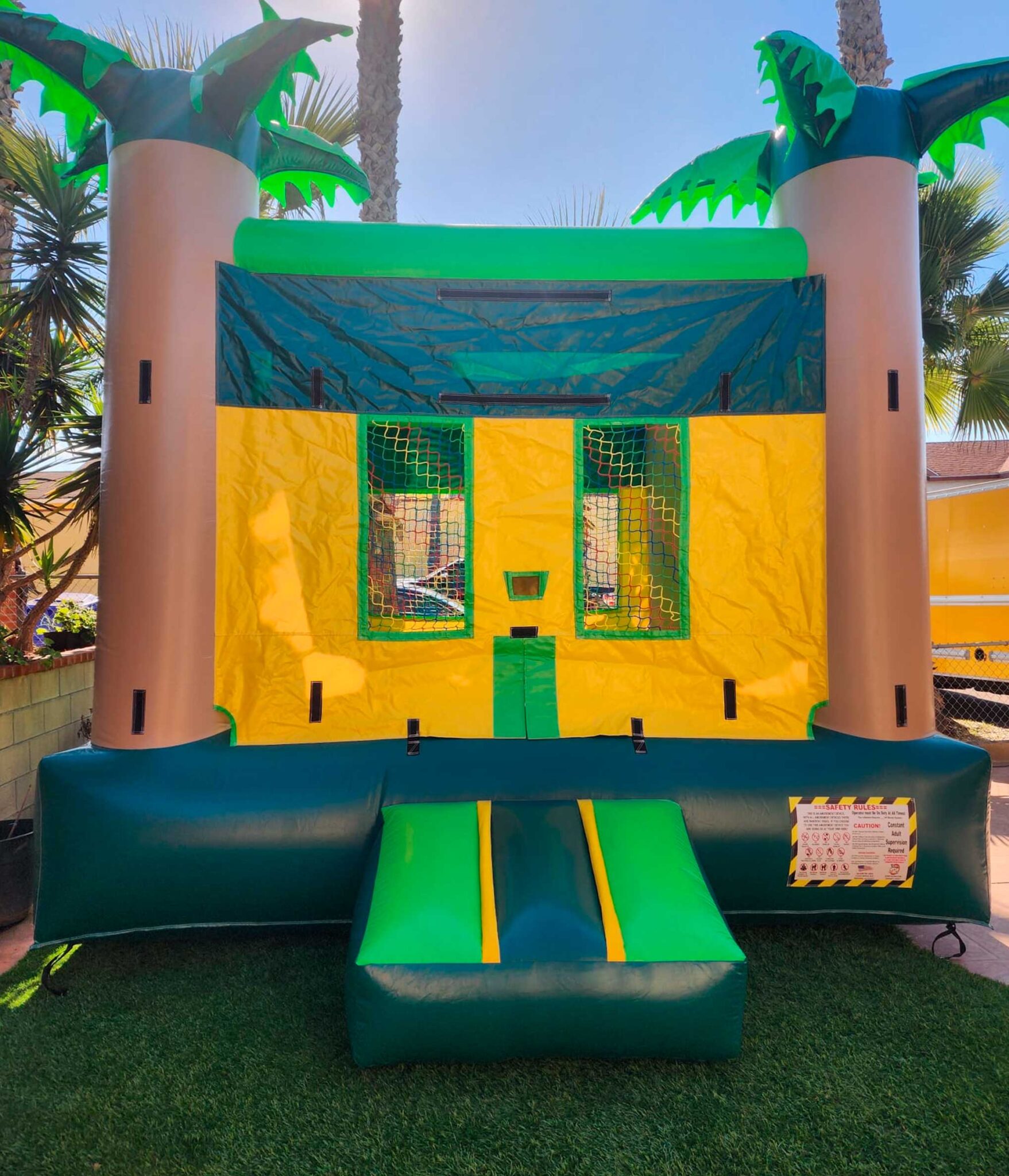 Inflatables – Aaron's Party Rental